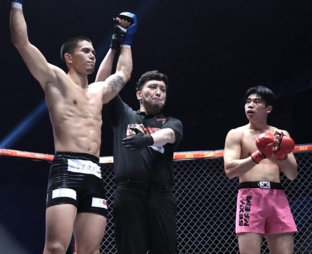 【BD】“才賀紀左衛門の愛弟子”NAO、優勝候補の韓国ミスター・ホンデを撃破！格闘技歴1年の大活躍に「天才だ」と朝倉未来も驚き - eFight【イーファイト】格闘技情報を毎日配信！