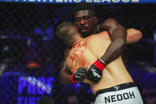 顔面流血の王者カサンガナイ、“40発以上”の怒涛パンチラッシュ！劇的な逆転KOに会場が大歓声=PFL - eFight【イーファイト】格闘技情報を毎日配信！