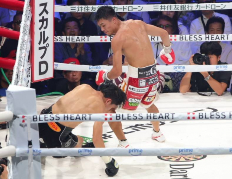 中谷潤人が豪快6R KOでV2！77戦ノーダウンのペッチがヒザから崩れる、次戦は「チャンピオンなら誰でも」 - eFight【イーファイト】格闘技情報を毎日配信！