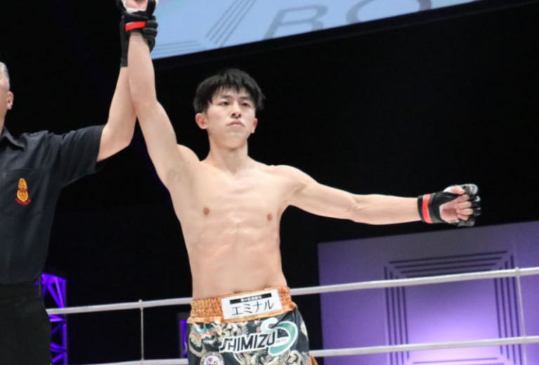 【SB】吉成名高、初OFGも飛びヒザ蹴りでKO！相手は立ち上がれず - eFight【イーファイト】格闘技情報を毎日配信！