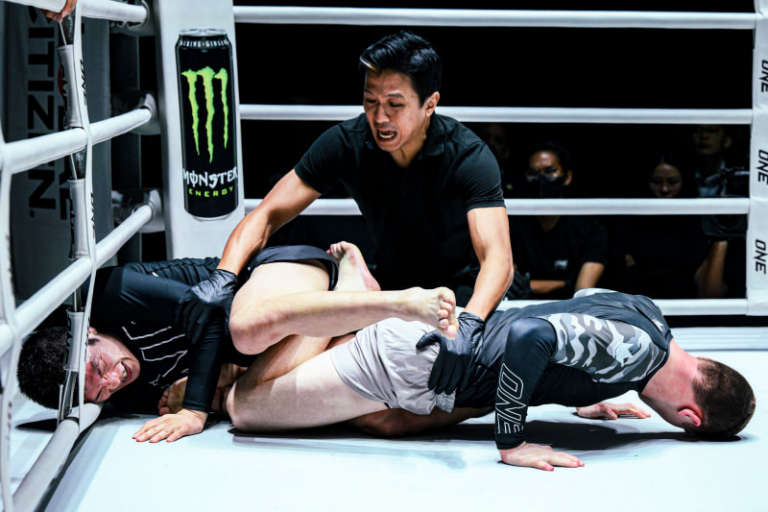 【ONE】青木真也が一本負け、BJJ神童アバテのヒールフックに苦悶タップ - eFight【イーファイト】格闘技情報を毎日配信！