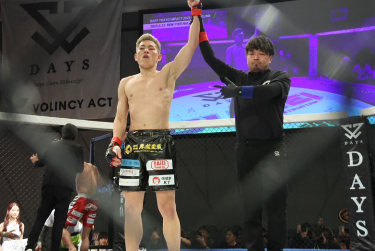 【DEEP】JTTの倉本大悟が逆転TKO勝利！元刑務官トミー渡部を右ストレートで沈める - eFight【イーファイト】格闘技情報を毎日配信！