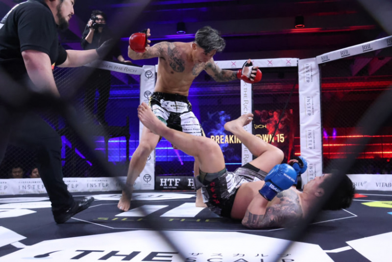 【BD】外枦保尋斗が劇勝！圧巻右ハイで阿部泰斗からダウン奪う - eFight【イーファイト】格闘技情報を毎日配信！