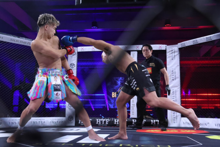 【BD】”エンセン井上弟子”加藤瑠偉がとしぞうに勝利、剛腕パンチで圧殺、これでDEEP対抗戦はタイに - eFight【イーファイト】格闘技情報を毎日配信！