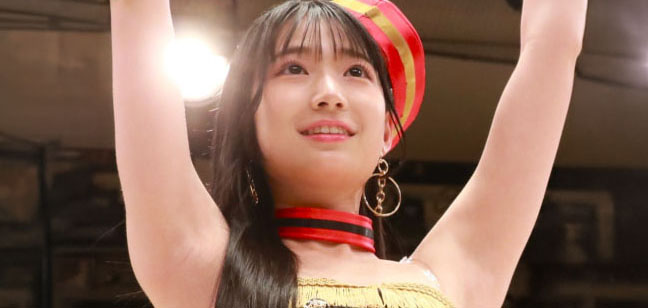 17歳JKラウンドガール、水色水着で魅せたクビレと腹筋！「この童顔に168cmの抜群スタイル」 - eFight【イーファイト】格闘技情報を毎日配信！