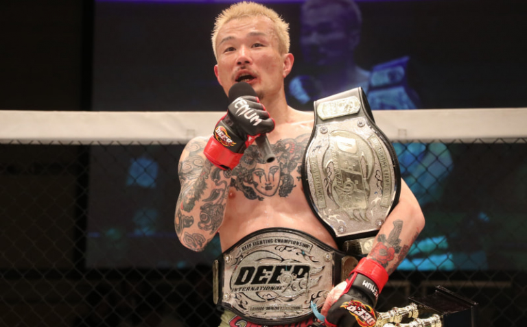 【DEEP】福田龍彌が圧巻の防衛成功！元RIZIN王者・牛久絢太郎を”血まみれ撃破” - eFight【イーファイト】格闘技情報を毎日配信！