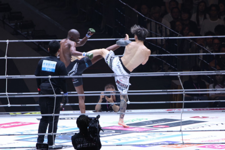 【超RIZIN】伊藤裕樹、曲者ズールーに打撃優勢で勝利！フライ級GP初戦を突破 - eFight【イーファイト】格闘技情報を毎日配信！
