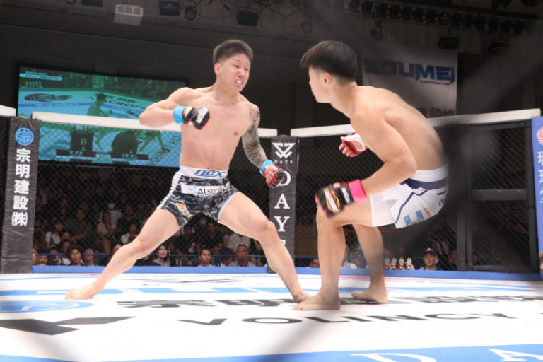 【結果】8.17『DEEP』フェザー級GP決勝の高橋遼伍vs水野新太など 全試合＝ディープ - eFight【イーファイト】格闘技情報を毎日配信！