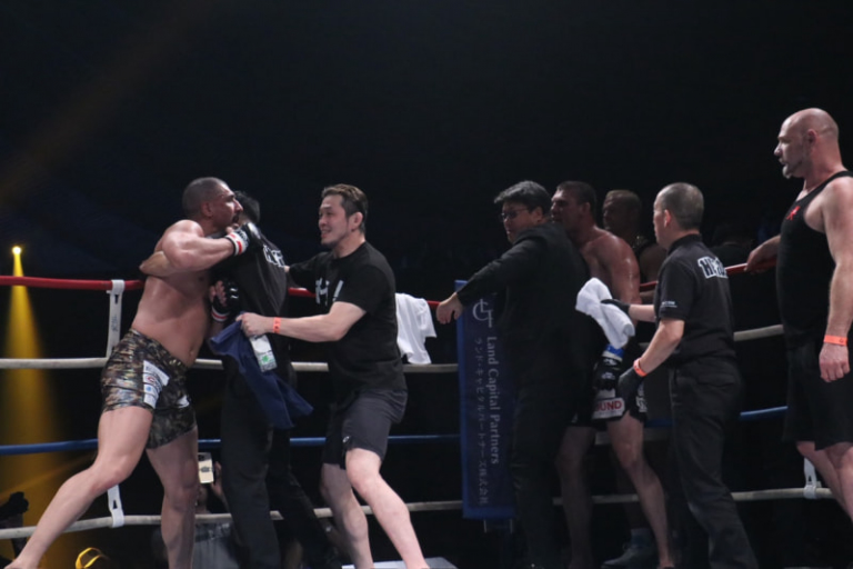 【K-1】18年ぶり復活の「HERO’S」初戦は両者反則で中断！不満のカリミアンが相手陣営とあわや乱闘 - eFight【イーファイト】格闘技情報を毎日配信！