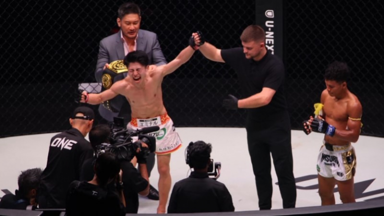 吉成名高がONEムエタイ世界王者に！終始圧倒のテクニックで破格の40連勝達成 - eFight【イーファイト】格闘技情報を毎日配信！