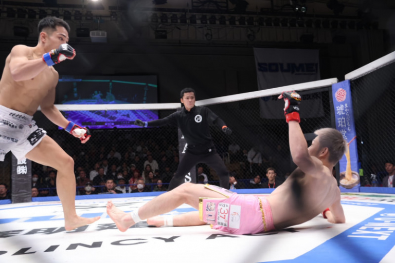 【DEEP】元RISE王者・直樹、衝撃27秒KO負け！左フックで豪快ダウン - eFight【イーファイト】格闘技情報を毎日配信！